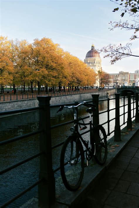 Autumn Aesthetic Wallpaper Photos Download The Best Free Autumn