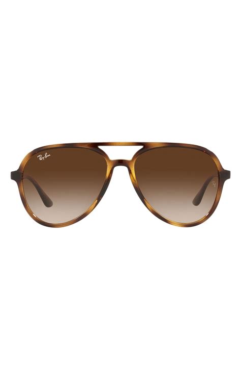 Jennifer Lawrence Wore 2024s Biggest Sunglasses Trend Who What Wear