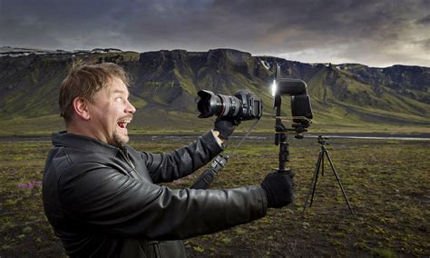 Вредно ли смотреть на фотовспышку? | MAXIM
