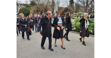 Корнелия Нинова За свободата се воюва всеки ден Снимки