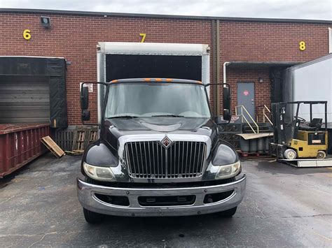 Navistar International 26 Van Truck