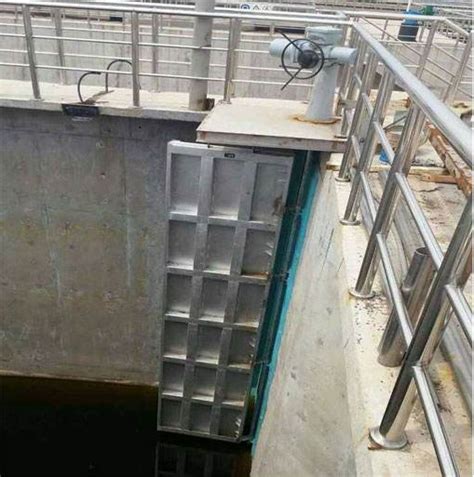 产品展示 液压坝 下开式调节堰门 液动限流闸门 调蓄池设备 门式冲洗系统 叠梁一体化闸门 水力冲洗门 华远水利