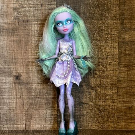 Twyla Etsy
