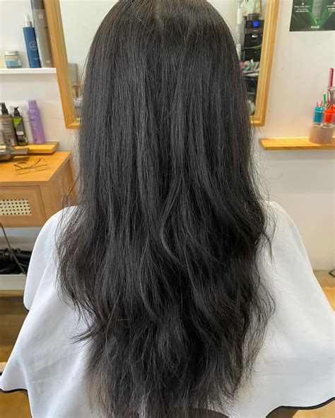 루나헤어 진 레이어드펌시스루펌 춘천미용실 시스루컷다운펌👍🏻 커트하면 다운펌은 필수이죠 자연스러운 느낌을 원할땐 시스루 컷이 짱이죵 🏻 Instagram