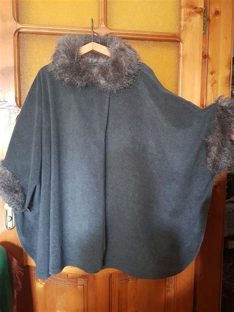 Пончо накидка — ціна 249 грн у каталозі Пончо Купити жіночі речі за доступною ціною на Шафі