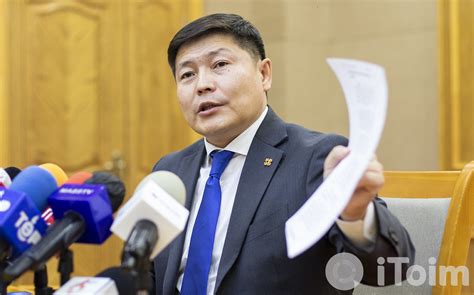 Itoim Х Нямбаатар Ч Сайханбилэг харийн компанийн Пи Ар хийж байхаар эх орондоо ир