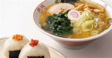 麺食い・列島味便り：あっさり中華そば 新潟市 お酒のあとの「締め」に最適 毎日新聞