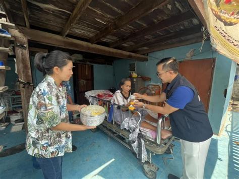 นายธนกร รังสิมานพ นายก อบต ดอนหัน พร้อมเจ้าหน้าที่ ร่วมกับ บริษัทขอนแก่นบริวเวอรี่ จำกัด และ รพ