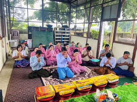 မန့်ဟီးရိုးမြို့၊ ရဲစခန်းမိသားစု စုပေါင်း၍ ဝါဆိုသင်္ကန်းကပ်လှူပူဇော်ပွဲကျင်းပ Information And