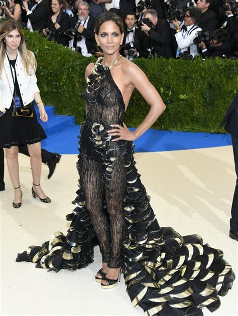 The Most Shocking Sexy Celebrity Looks Of 2017