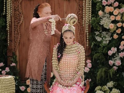 Momen Luna Maya Dan Maxime Bouttier Gelar Siraman Jelang Menikah Tagar