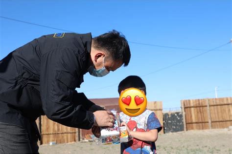 Даланзадгад Хот Эх үрсийн баярыг угтаад 160 хүүхдэд Facebook