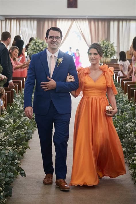 Com As B N Os Do Papa Tain E Gabriel Lobo Sobem Ao Altar Metr Poles