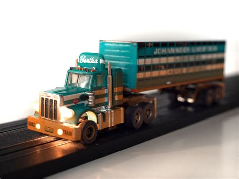 Auto World Outback Overdrive 14 Ho Slot Car Set