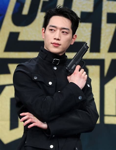 전역 서강준 3년만 복귀 교복 창피했지만… 헉스