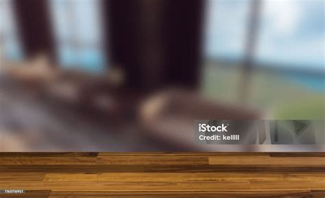 큰 창빈 인테리어 복고풍 전구 바닥은 갈색 쪽모이 세공 마룻바닥입니다 3d 렌더링 나무 테이블 흐린 배경 0명에 대한 스톡 사진 및 기타 이미지 Istock