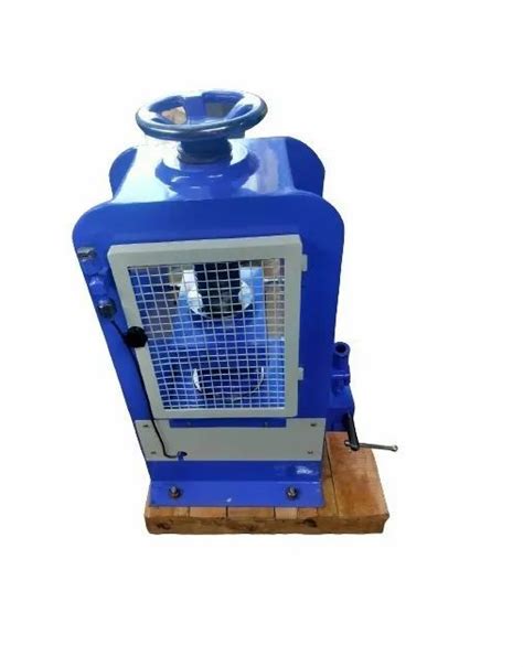 Cube Compression Testing Machine Automation Grade Manual Capacity 1000 Kn At ₹ 28000 In