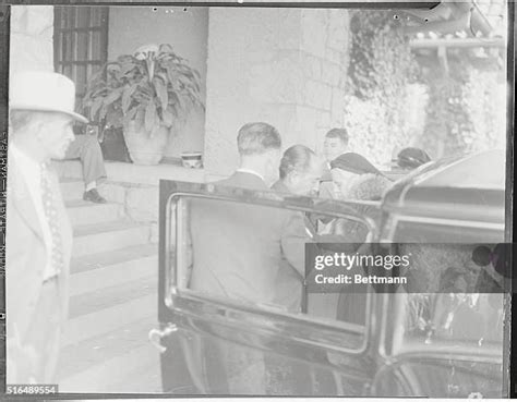 Jean Harlow Dies Photos And Premium High Res Pictures Getty Images