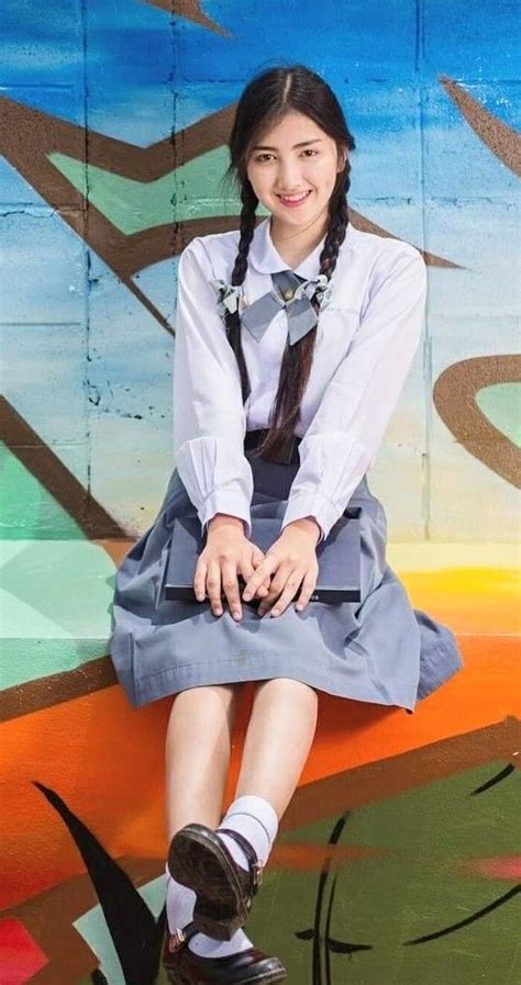 ปักพินโดย Kitsada Thammarom ใน C U T I E S สาวม ปลาย กระโปรงสั้น สาว ๆ