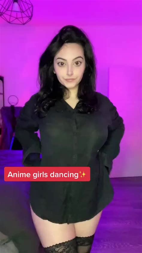 Anime Girls Dancing Scrolller
