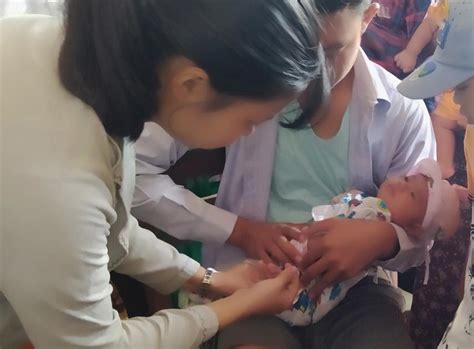 Myanmarnationalpost ပေါင်းတည်၌ ကလေးသူငယ်များအား ပုံမှန်ကာကွယ်ဆေးထိုးန