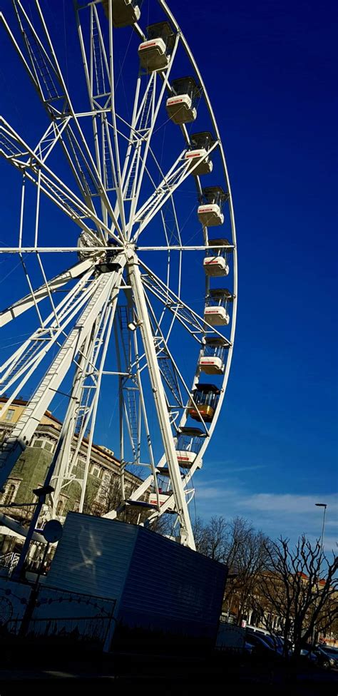 Download Samsung Galaxy Note 20 Ultra Ferris Wheel Wallpaper