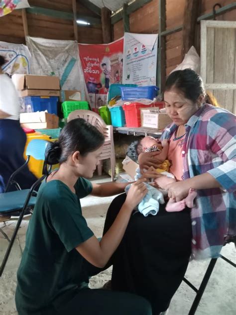 ပေါက်တောမြို့၌ မွေးစမှအသက်တစ်နှစ်အောက်ကလေးများ ပုံမှန်ကာကွယ်ဆေး ထိုးနှံတိုက်ကျွေးခြင်းများဆောင်ရ