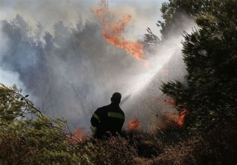 ΠΡΟΒΛΕΠΕΤΑΙ ΔΥΣΚΟΛΟ ΒΡΑΔΥ ΜΕΓΑΛΗ ΜΑΧΗ ΤΩΝ ΠΥΡΟΣΒΕΣΤΙΚΩΝ ΔΥΝΑΜΕΩΝ ΣΤΙΣ ΦΩΤΙΕΣ ΤΗΣ ΚΕΡΑΤΕΑΣ ΣΤΗ