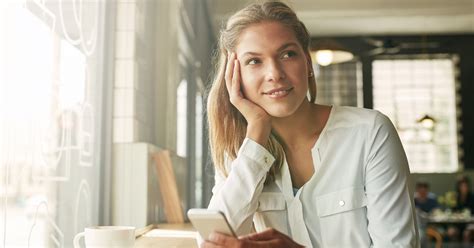 8 Signs You Have A Textbook Introverted Personality According To Psychology