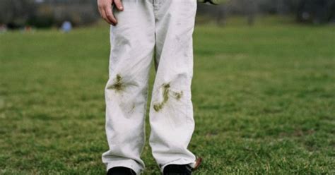 Як швидко вивести плями від трави з дитячого одягу — прості способи Читайте на Ukr Net