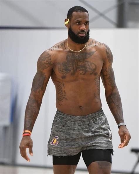 Lebron James Bio Early Life Records And Net Worth Players Bio