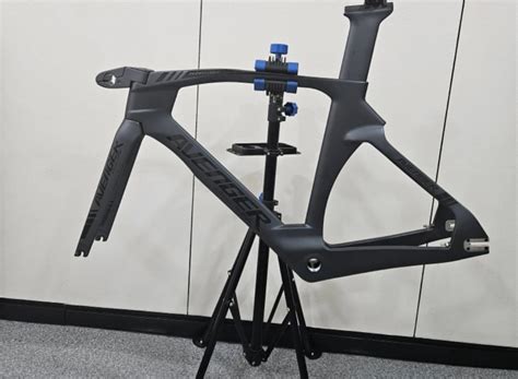 어벤져 팬텀2 카본 트랙차 프레 당근 중고거래