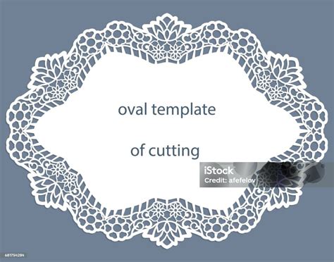 오픈 워크 타원형 테두리와 인사말 카드 케이크 아래 종이 Doily 절단을위한 템플릿 결혼식 초대장 장식 플레이트는 레이저 컷 벡터 일러스트레이션입니다 도일리에 대한 스톡
