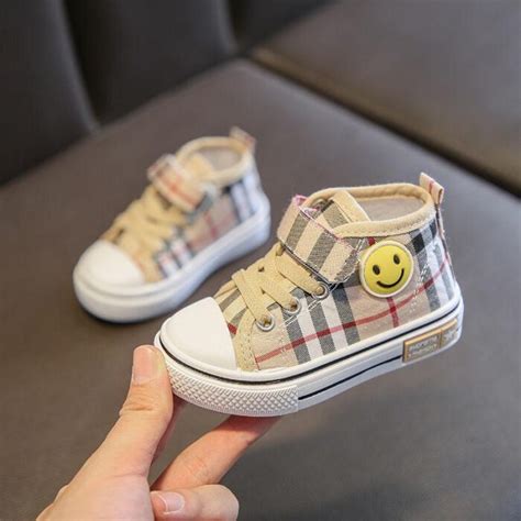 بهترین قیمت خرید کفش بچه گانه آل استار طرح باربری خرید کتونی دخترانه