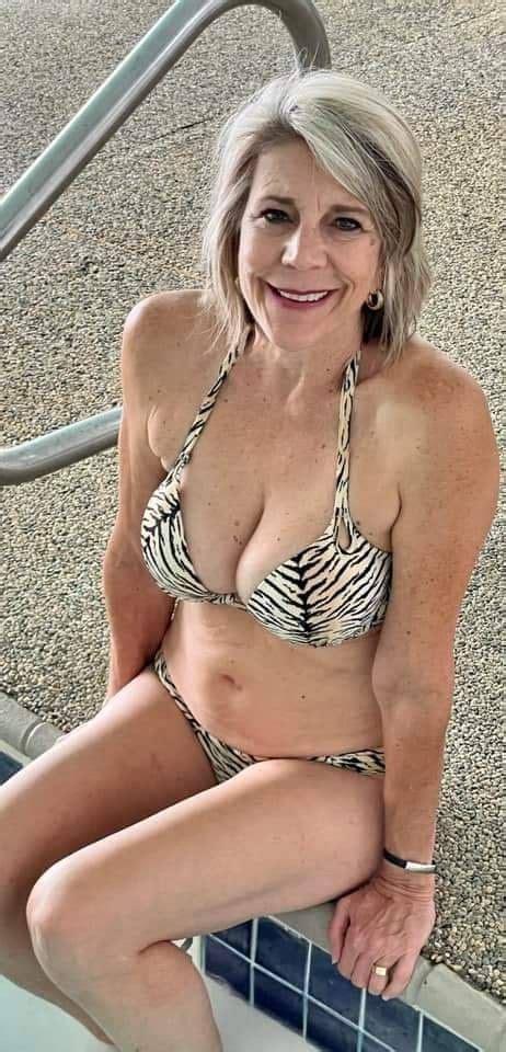 Épinglé Par Steven Sur Older Women Pics Maillot