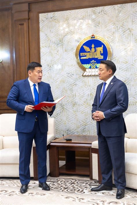 Засгийн газрын бүтэц болон бүрэлдэхүүний тухай хуулийн төслийг УИХ ын дарга Д Амарбаясгаланд