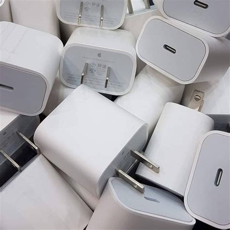 Apple IPhone 18W USB C Power Adapter In Pakistan