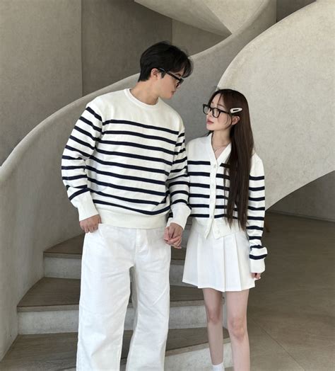 엄라이브 봄신상 2컬러2사이즈세트가능 단가라 커플 시밀러룩 남녀공용 오버핏 니트 여자 크롭 가디건 스트라이프 커플니트 봄니트 커플룩 데이트룩 벚꽃 데일리 봄 가을 코디