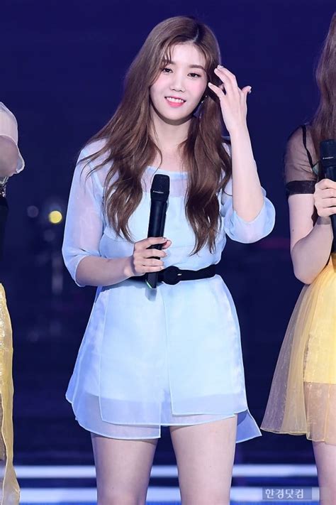 아이즈원 권은비 우아하게 한국경제