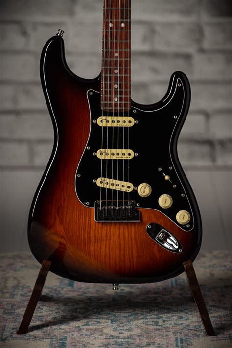 Fender American Ultra Luxe Strat 2 Tone Sunburst Rosewood Hss Sn