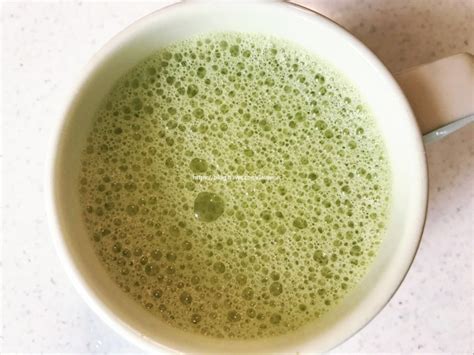 따뜻한 녹차라떼