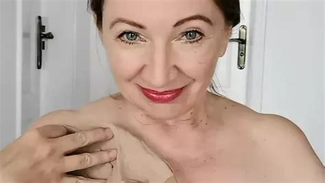 Kinky Busty Granny Mariaold Pissing Take Off Pantyhose And Insert It In