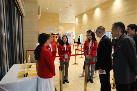 向前进 博青春：进博会服务进行时 校领导点赞“小叶子” 上海体育大学