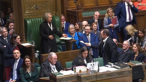 Watch Moment Rwanda Bill Is Backed By Mps As Rishi Sunak Avoids Damaging Defeat Uk News