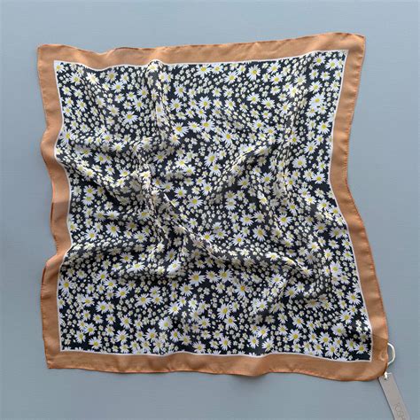 مینی اسکارف باندانا بابونه قهوه ای ژیکان