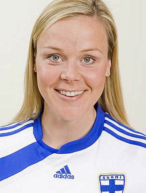 9 Hot Sexy Laura Osterberg Kalmari Bikini Pics