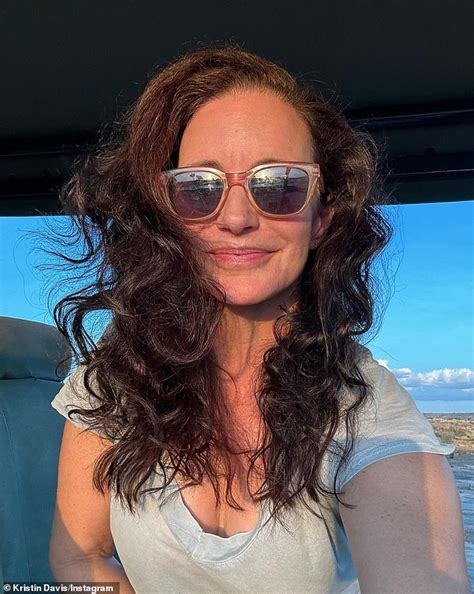 Kristin Davis 59 Of Sex And The City Fame Shows Off Her More Natural