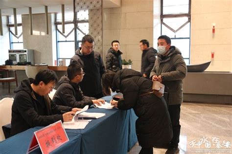 【聚焦两会】携民意 传民声 人大代表陆续向大会报到图 天水在线
