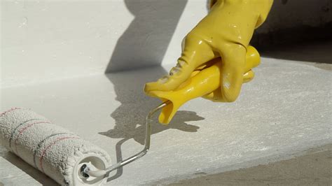 Cómo pintar bien techos y paredes exteriores claves para proteger la vivienda del clima Infobae