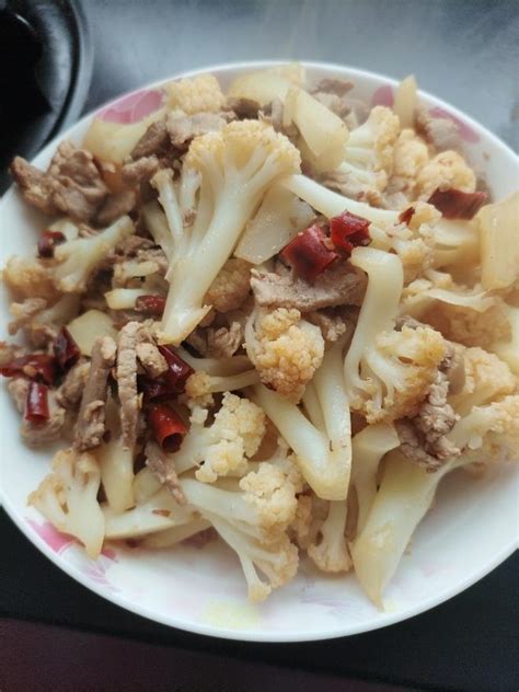 【花菜炒肉的做法步骤图，花菜炒肉怎么做好吃】无辣不欢250919 下厨房